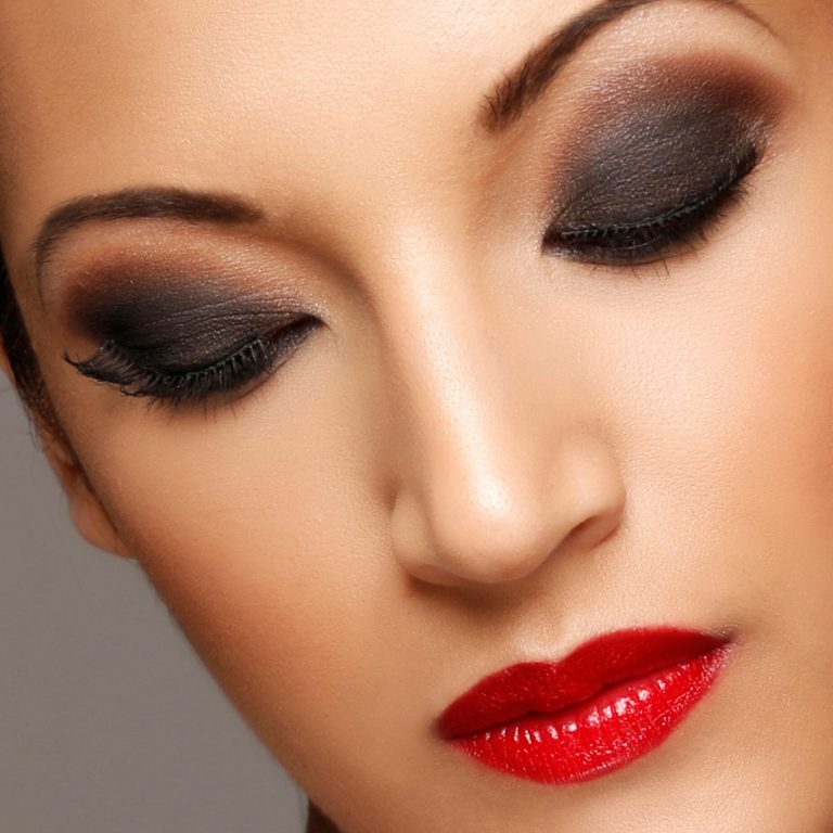 Cour d'auto-Maquillage