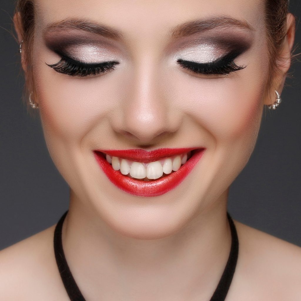 Cour d'auto-Maquillage